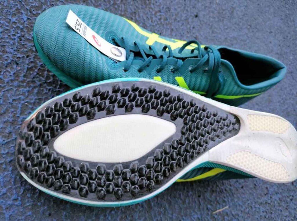 【Asics】メタスピードLD 0 レビュー│2000m 5分33秒で使用 – Unattached Runner