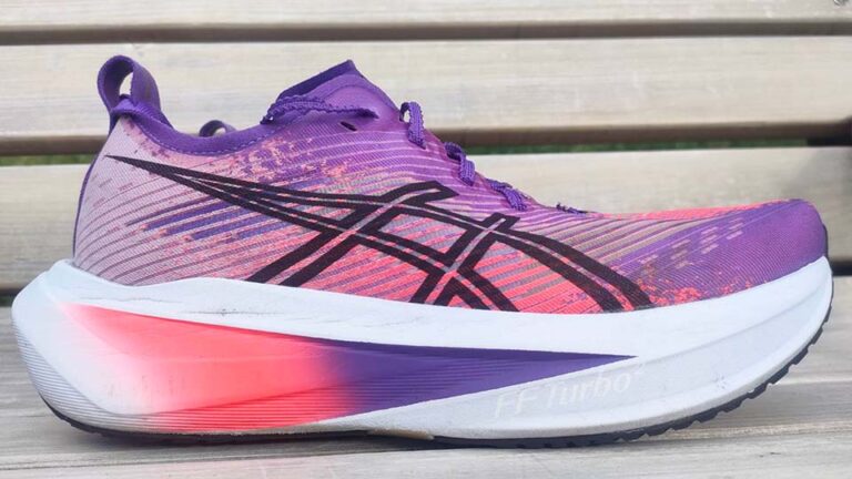 【Asics】メガブラスト レビュー│新素材のFF Turbo Squareは硬め？ – Unattached Runner